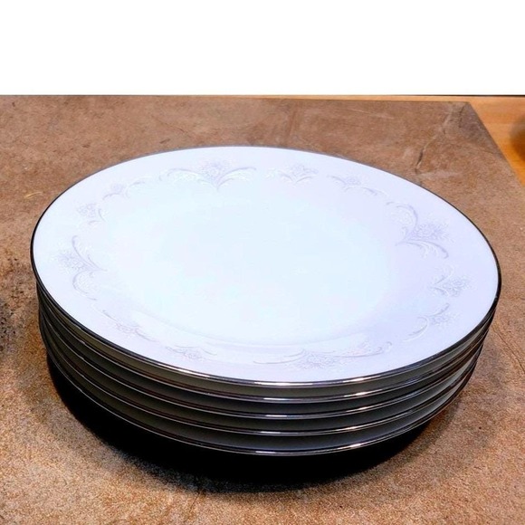 Noritake | Dining | Noritake Casablanca Lunch Salad Set Plates Silver ...